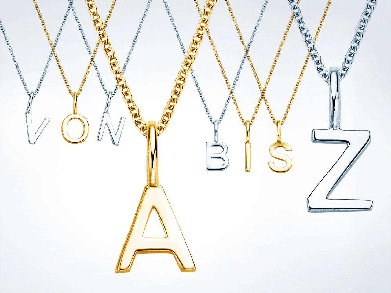 Buchstaben-Anhänger Classic | JUWELIER.at